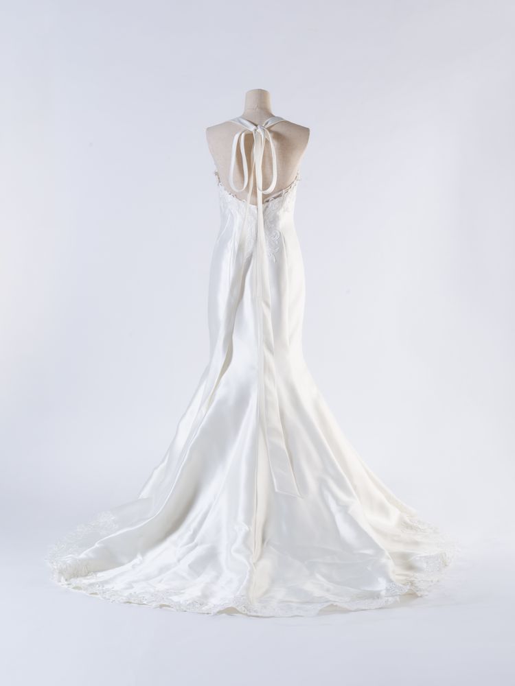 M-009｜スタジオジェリッシュ｜ドレスショップ検索サイト【ウエディングパークドレス】