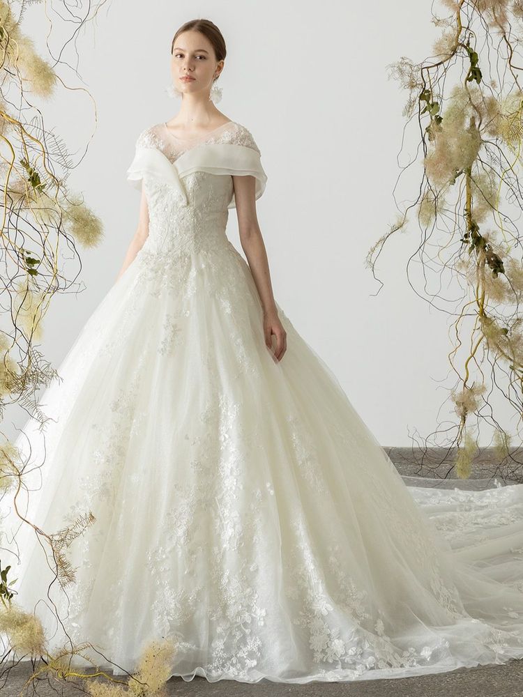 シマーホワイト｜bridal house TUTU(ブライダルハウスチュチュ)｜ドレスショップ検索サイト【ウエディングパークドレス】