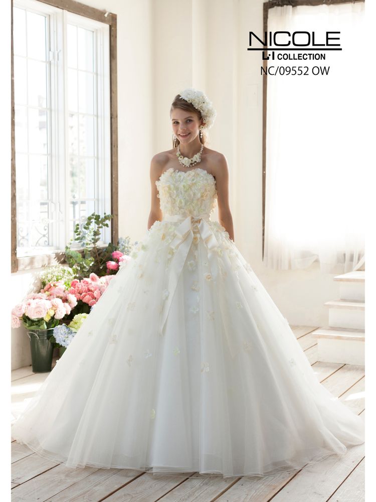 NC/09552 ow｜ベルヴィグループ｜ドレス検索サイト【ウエディングパークドレス】